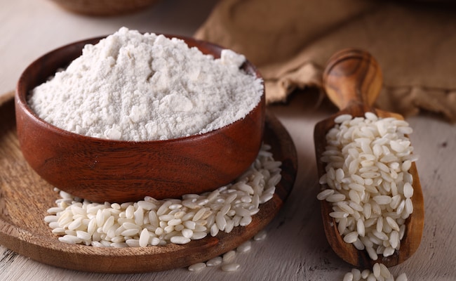 Flour For Anti Aging: Jhuriya Ka Gharelu Upay Mix Rice Flour With Honey ...