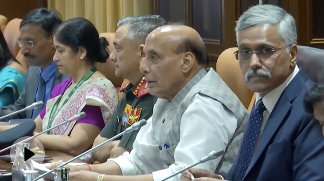Rajnath Singh Holds Bilateral Talk With Vietnamese Counterpart