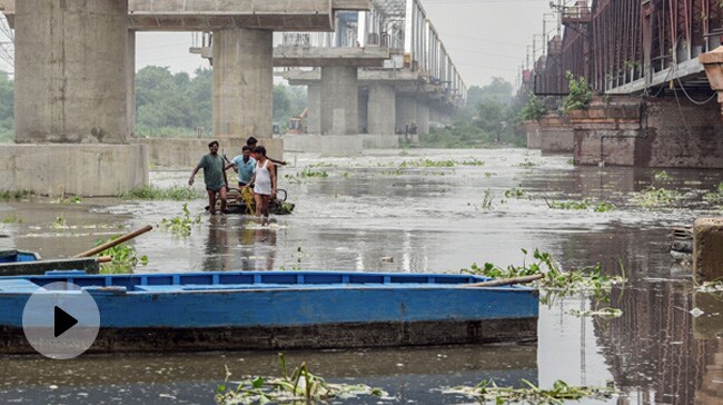 Yamuna Water Level | Flood Fear In Delhi As Yamuna Flows Above Danger Mark, Evacuation On