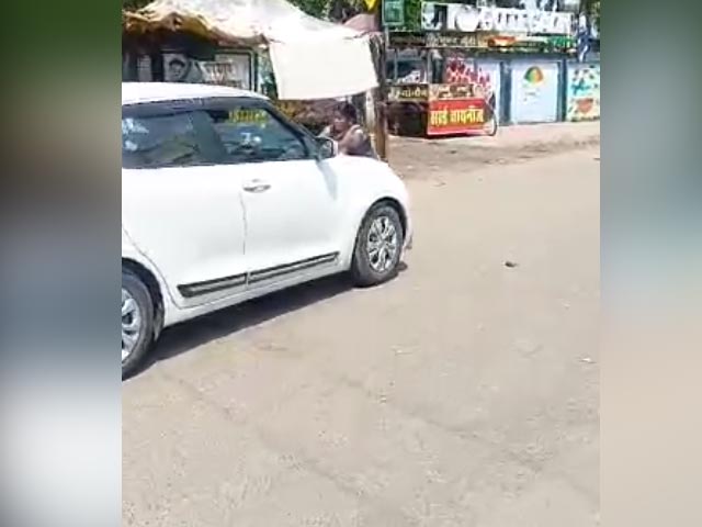 Woman Jumps On Cop Car S Bonnet To Stop Son S Arrest Dragged 500 Metres