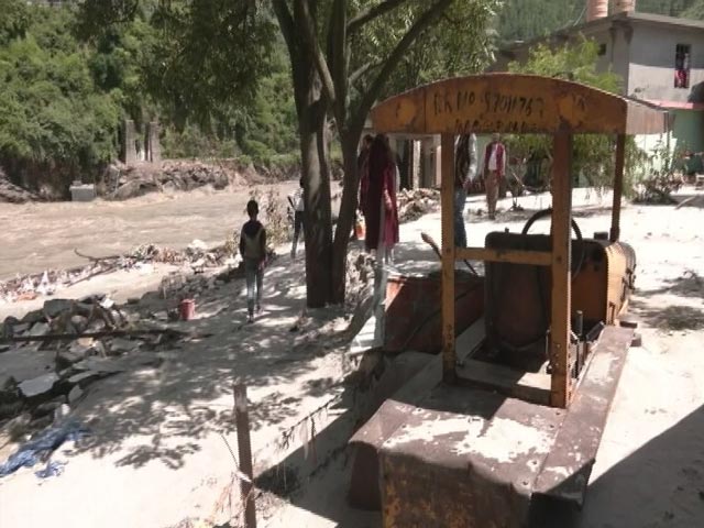 Himachal Flash Floods: Road Roller Submerged In 6-Feet-Deep Sludge In ...