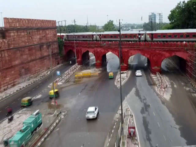 Traffic Returns To Normal Near Red Fort After Days Due To Floods