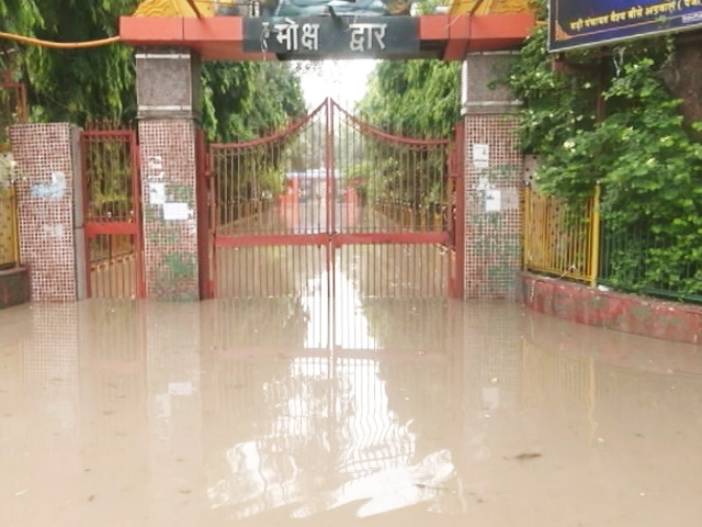 Nigam Bodh Ghat, One Of Delhi's Largest Cremation Grounds, Flooded