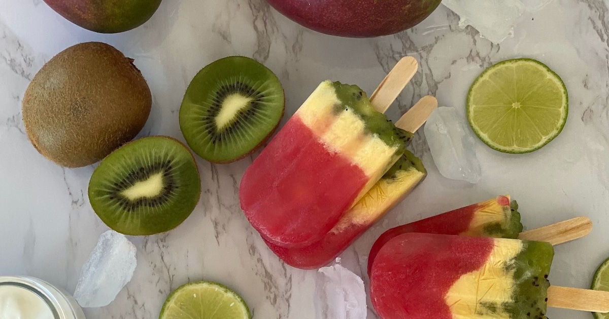 Making popsicles from fruits