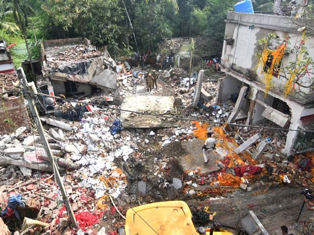 8 Killed In Explosion At Illegal Cracker Factory In Bengal, BJP Demands ...
