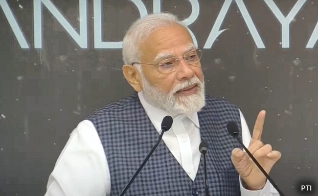 PM Modi Hails ISRO Heroes For Historic Chandrayaan-3 Moon Landing: Top ...