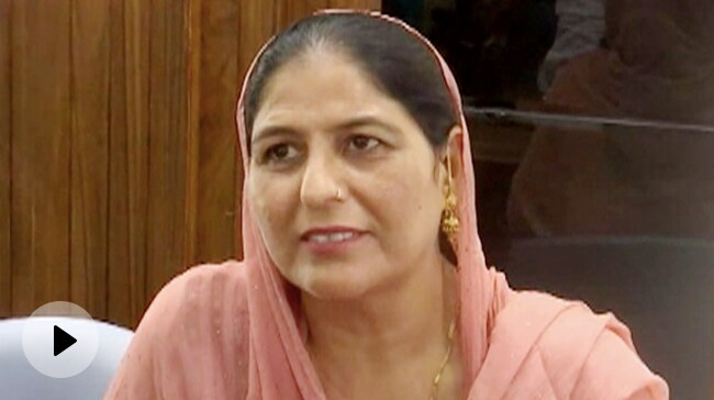 Neeraj Chopras Mother Reacts To Her Sons Medal Win At World Athletics ...