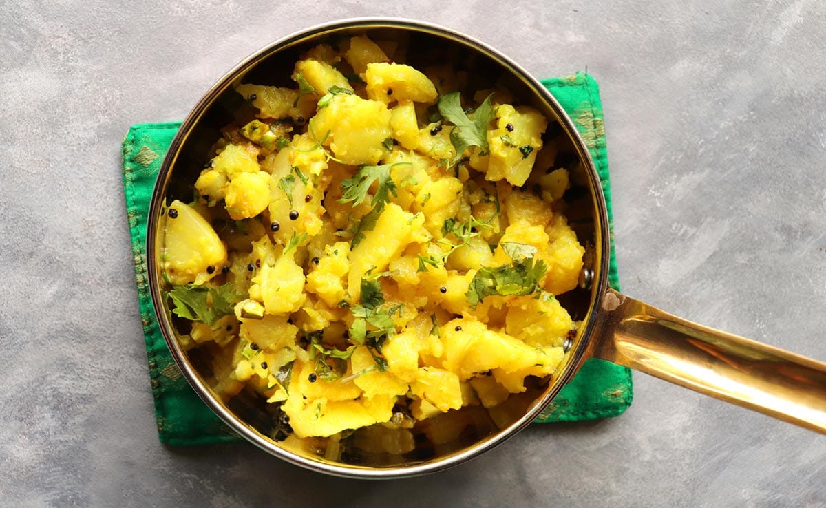 Quick Aloo Curry Recipes | Know All About Quick Aloo Curry Recipes at ...