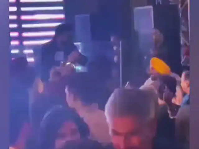Viral Video Of Guests Dancing To Navraj Hans' Live Music At Parineeti ...