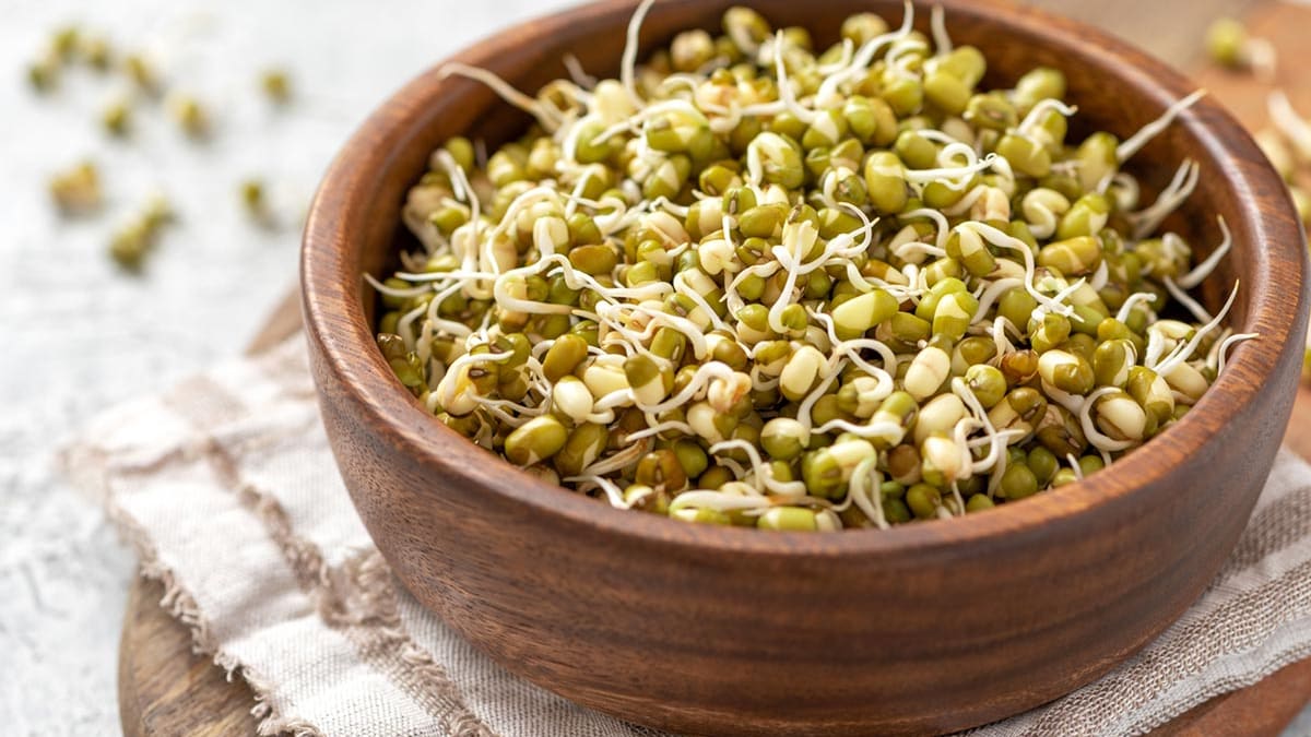 Sprouts Benefits: वेट लॉस ही नहीं अंकुरित अनाज खाने से स्किन को भी होते ...