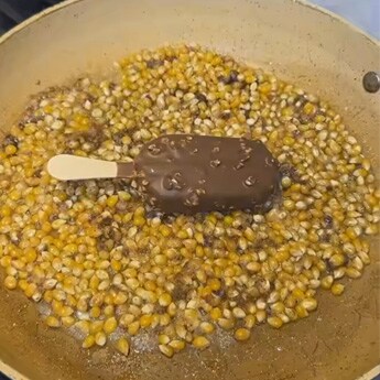 "My Teeth Hurt" - Woman Makes 'Popsicle Popcorn', Internet Cringes