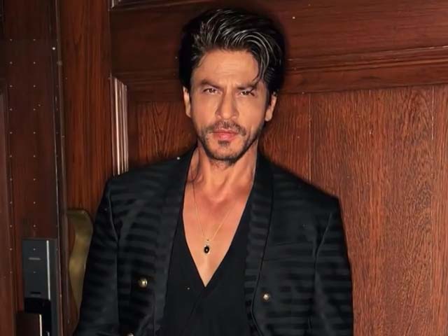 To Shah Rukh Khan, With Love From Akshay, Ameesha, Shekhar Kapur