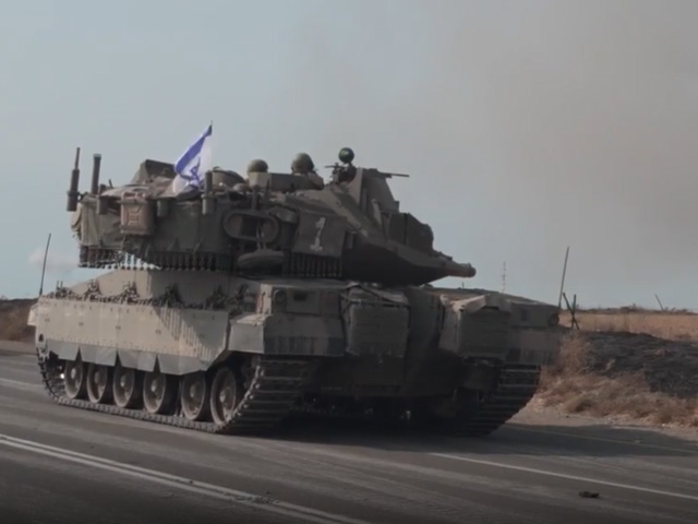 Israeli Tanks Hit Hamas Hideouts Along Border With Gaza Strip
