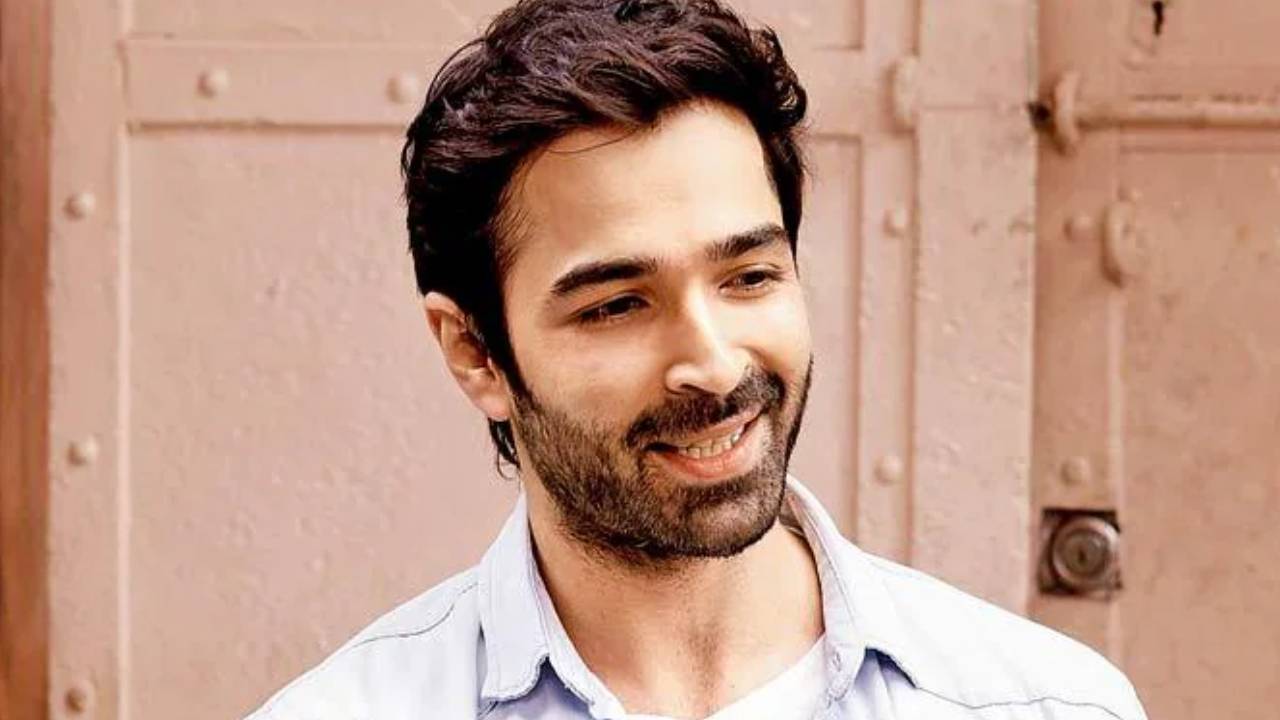 फिल्म तेजस में कंगना रनौत के साथ नजर आए वरुण मित्रा, देखिए Exclusive ...