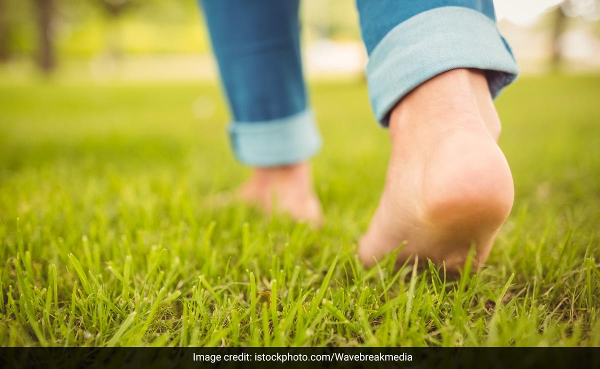 5 Health Benefits Of Walking Barefoot