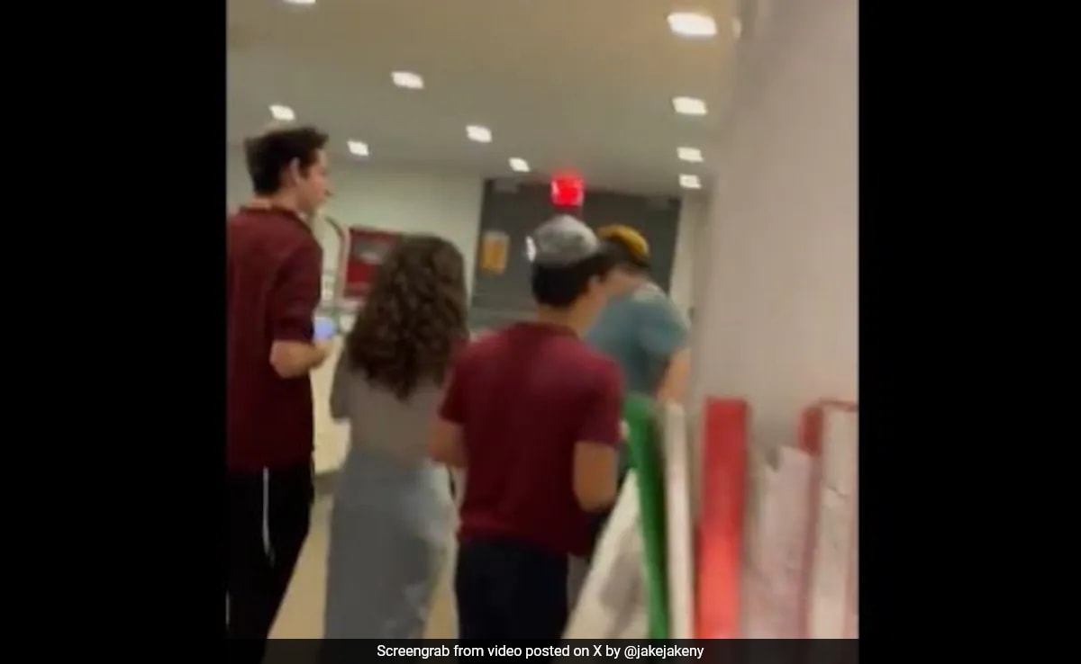 Jewish Students Hide In US College Library Amid Pro-Palestine Protests ...