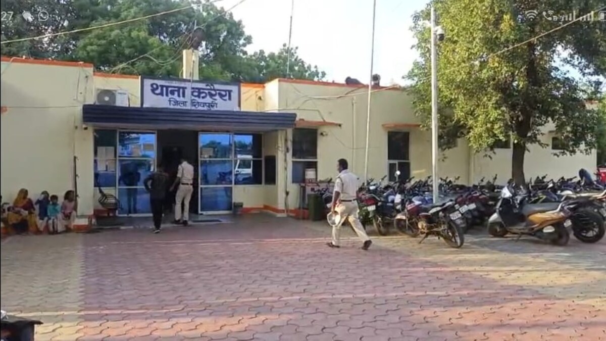 MP News: वीडियो बनाने से किया मना तो.... पुलिस स्टेशन में SI की कर दी ...