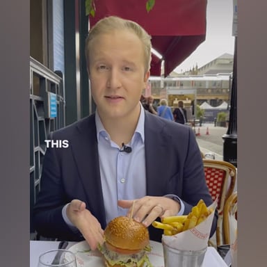 Burger: Man Explains How To Eat Burger In Formal Settings, Internet Puzzled