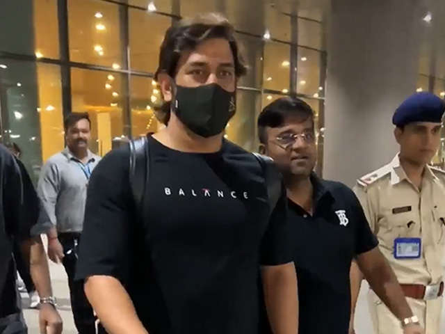 Indian Cricket Icon MS Dhoni Spotted At Airport