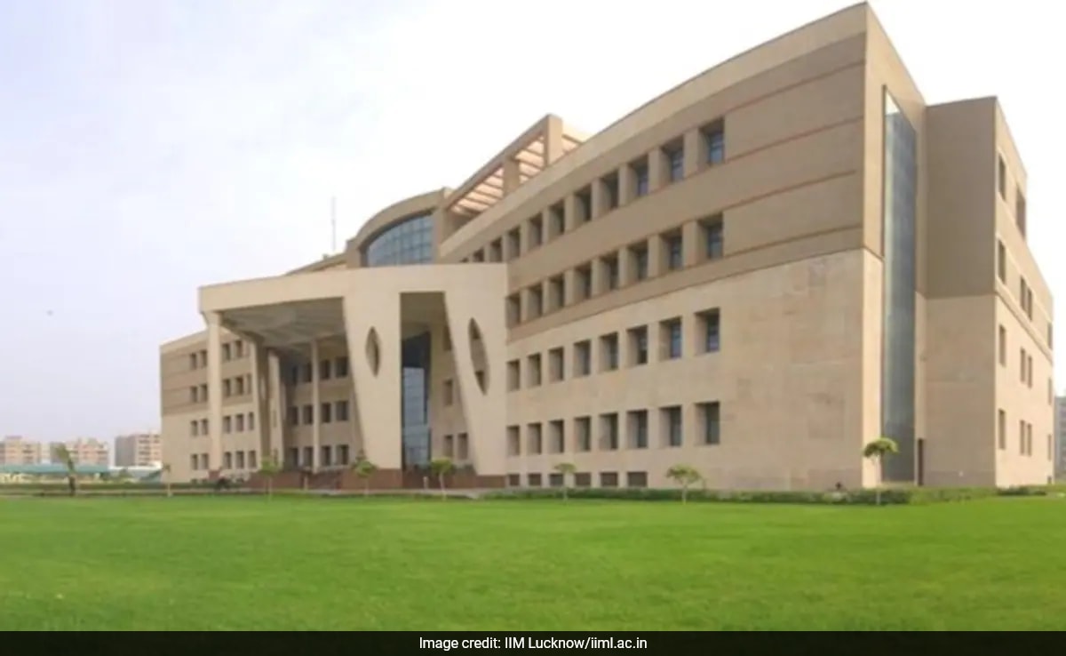 IIM Lucknow Seeks Applications For 2-Year MBA For Working Professionals