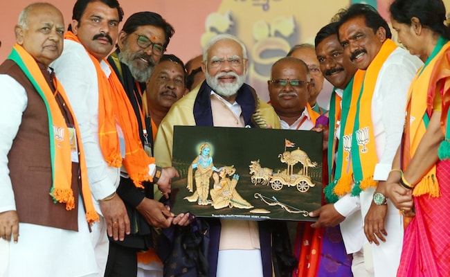 Telangana Election 2023: Video: PM Narendra Modi Pauses Telangana Rally ...