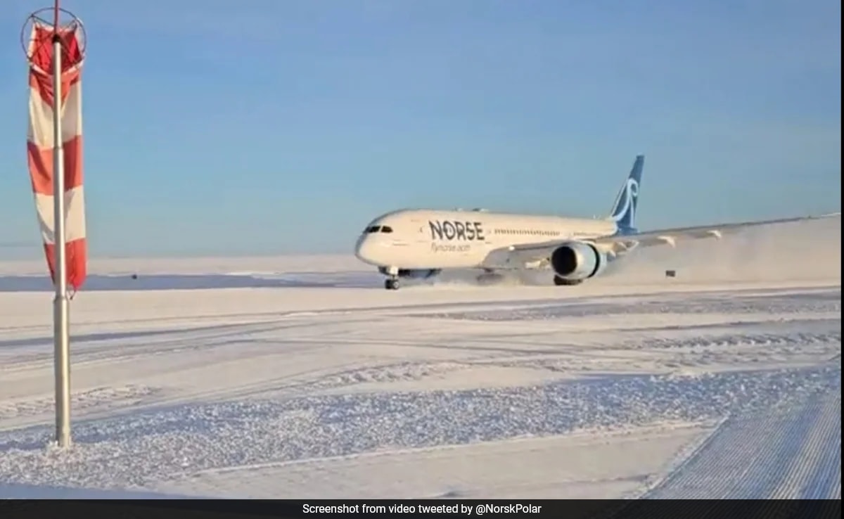 Watch: Boeing 787 Becomes Biggest Plane To Land On Antarctica's "Blue ...