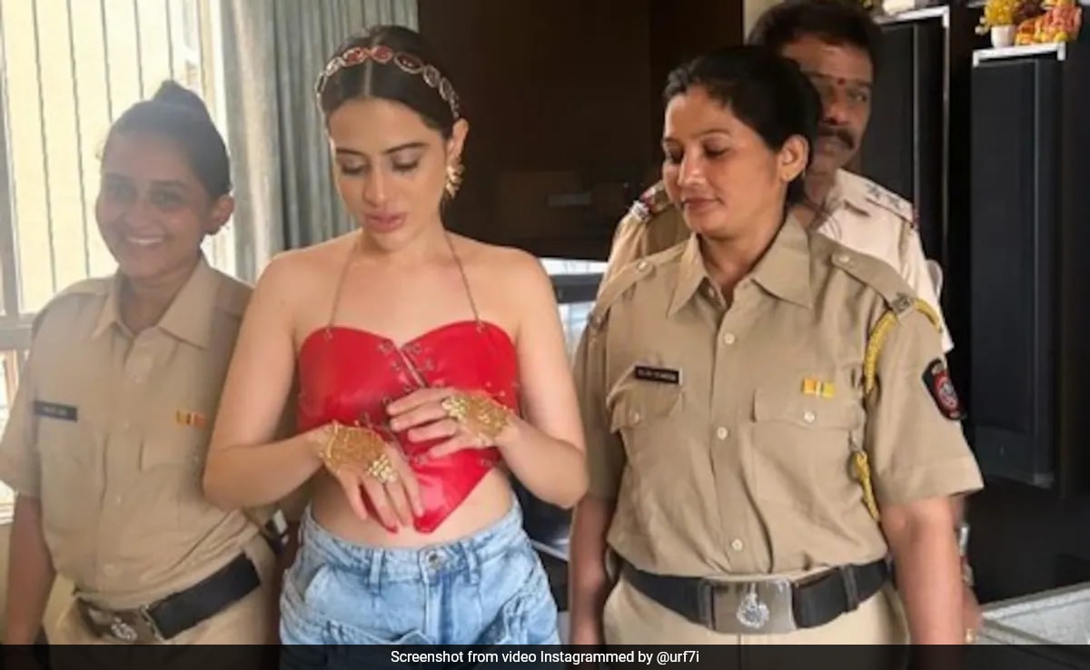 "Cheap Publicity": Mumbai Police Issue Statement After Uorfi Javed's "Arrest" Video Goes Viral