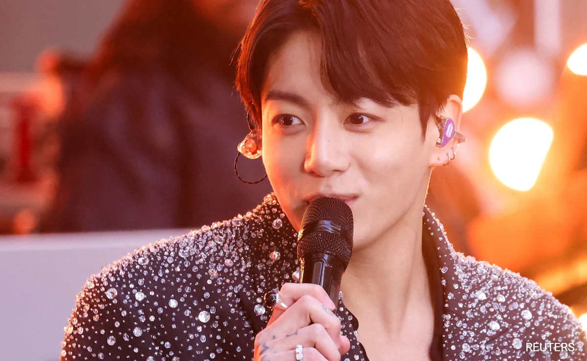 "Leaving For Short While": BTS' Jung Kook Announces Military Service Date