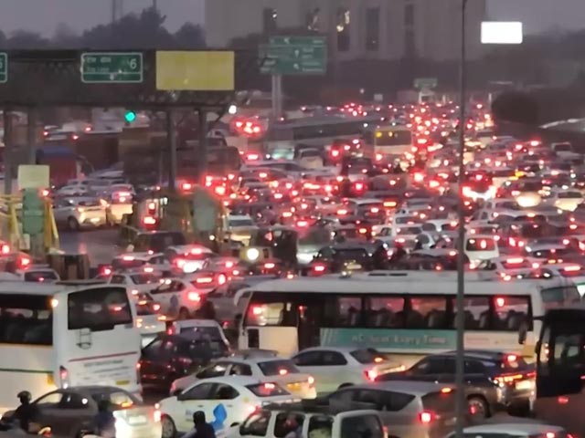 Huge Traffic Jam On Delhi-Gurugram Expressway, Ambulance Stuck Too