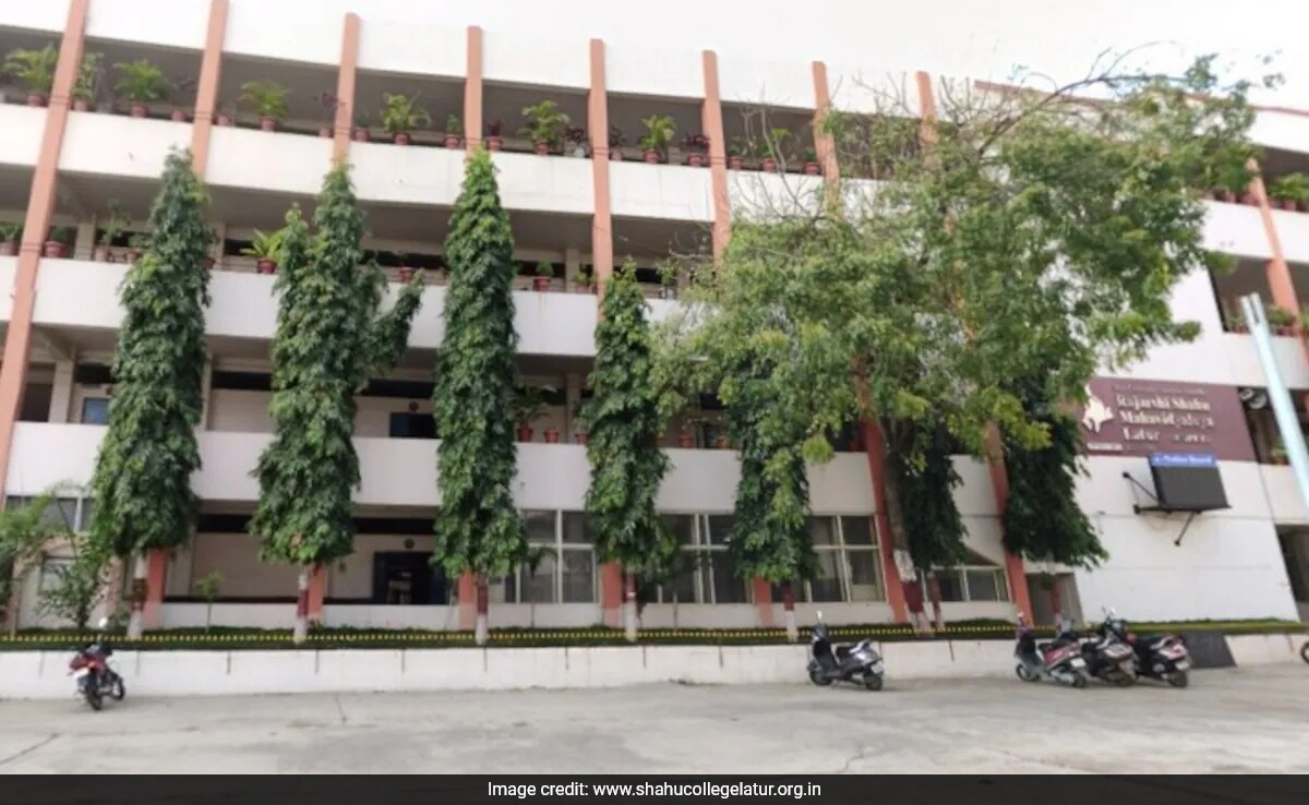 Maharashtra College Students Set Up "Library" Of 100 Indigenous Trees