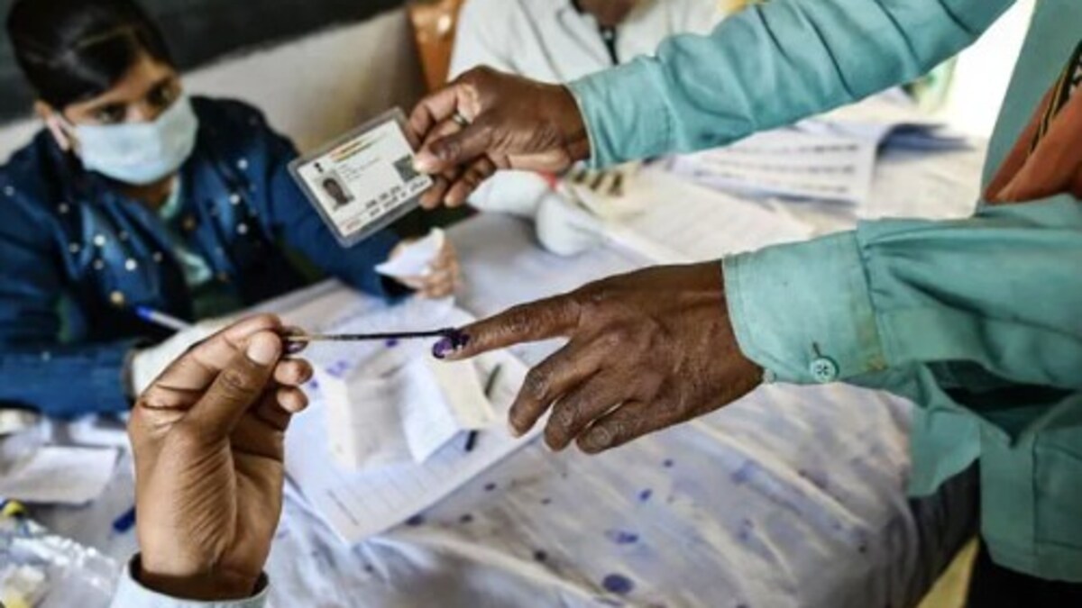 विधि आयोग त्रि-स्तरीय चुनाव एक साथ कराने को लेकर विभिन्न फॉर्मूला की कर ...