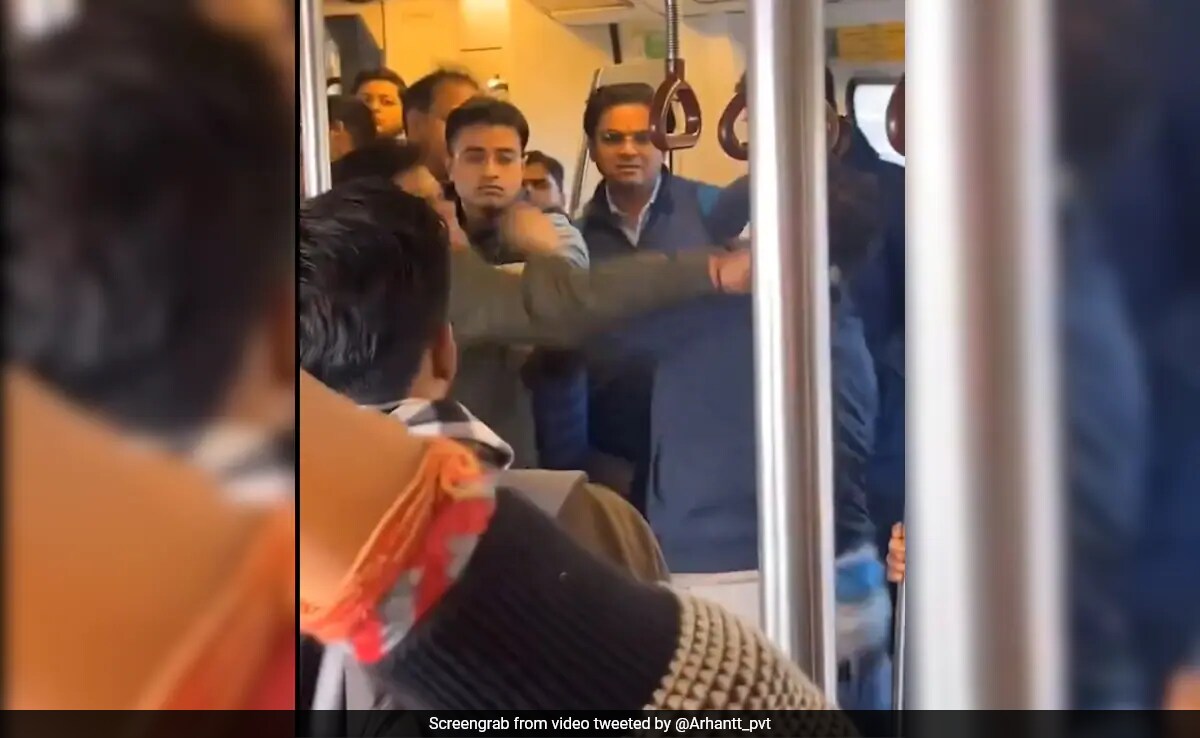 "Punches Are So Professional": Video Of Fight Inside Delhi Metro Is Viral