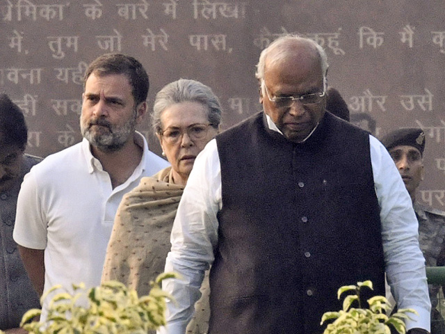 Congress Launches Crowdfunding Campaign; BJP Calls It 'Donate For Dynasty' Scheme