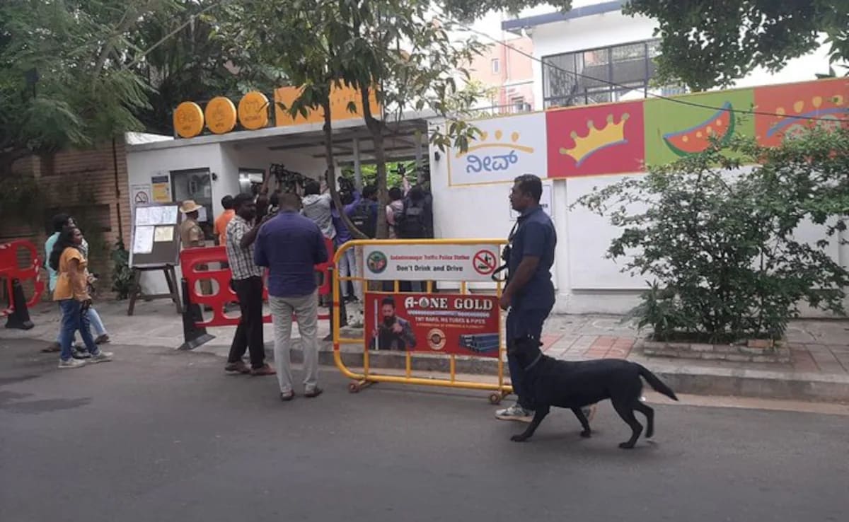 Bangalore School Bomb Threat: Bengaluru School Mail To Panicking ...