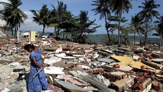 how many people tsunami killed