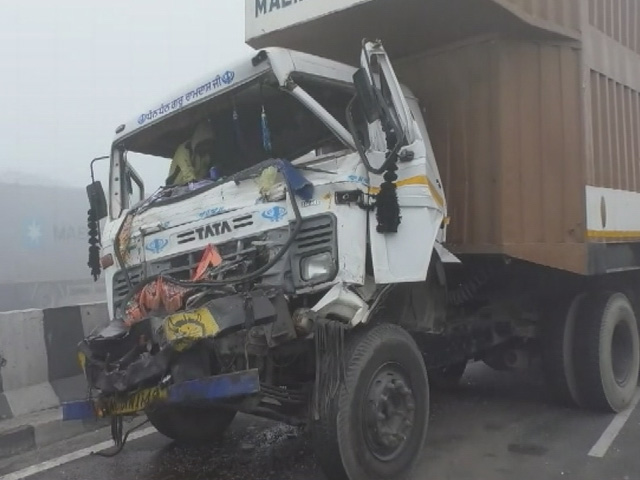 1 Dead, 12 Injured In Multi Vehicle Pile-Up On Agra-Lucknow Expressway In UP