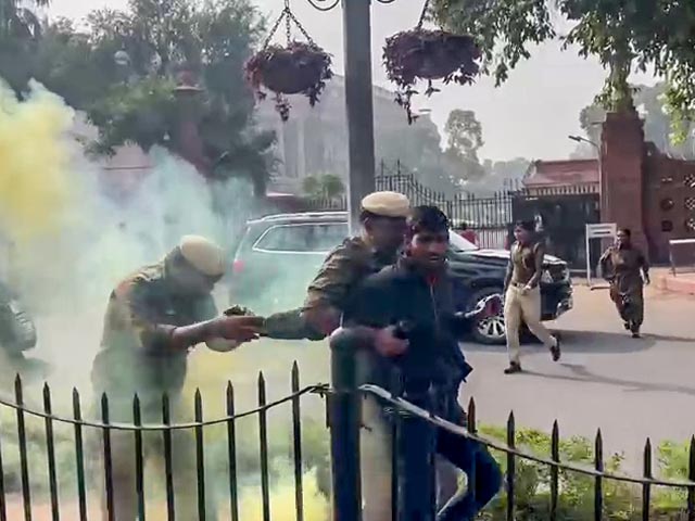 5 Of 6 Involved In Parliament Smoke Scare Arrested, 1 On The Run, Say Sources