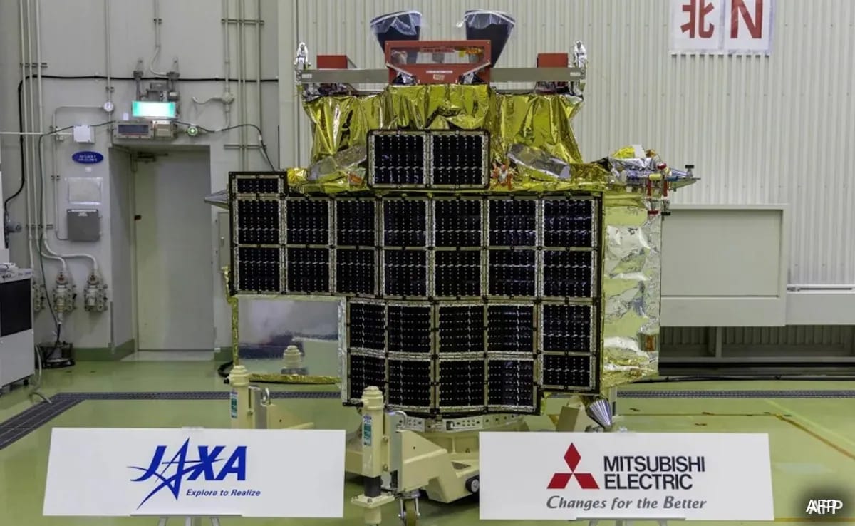 Japan Moon Sniper Lander Successfully Enters Lunar Orbit