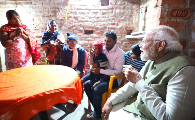 On Ayodhya Visit, PM Narendra Modi Takes Detour For Tea At Welfare ...