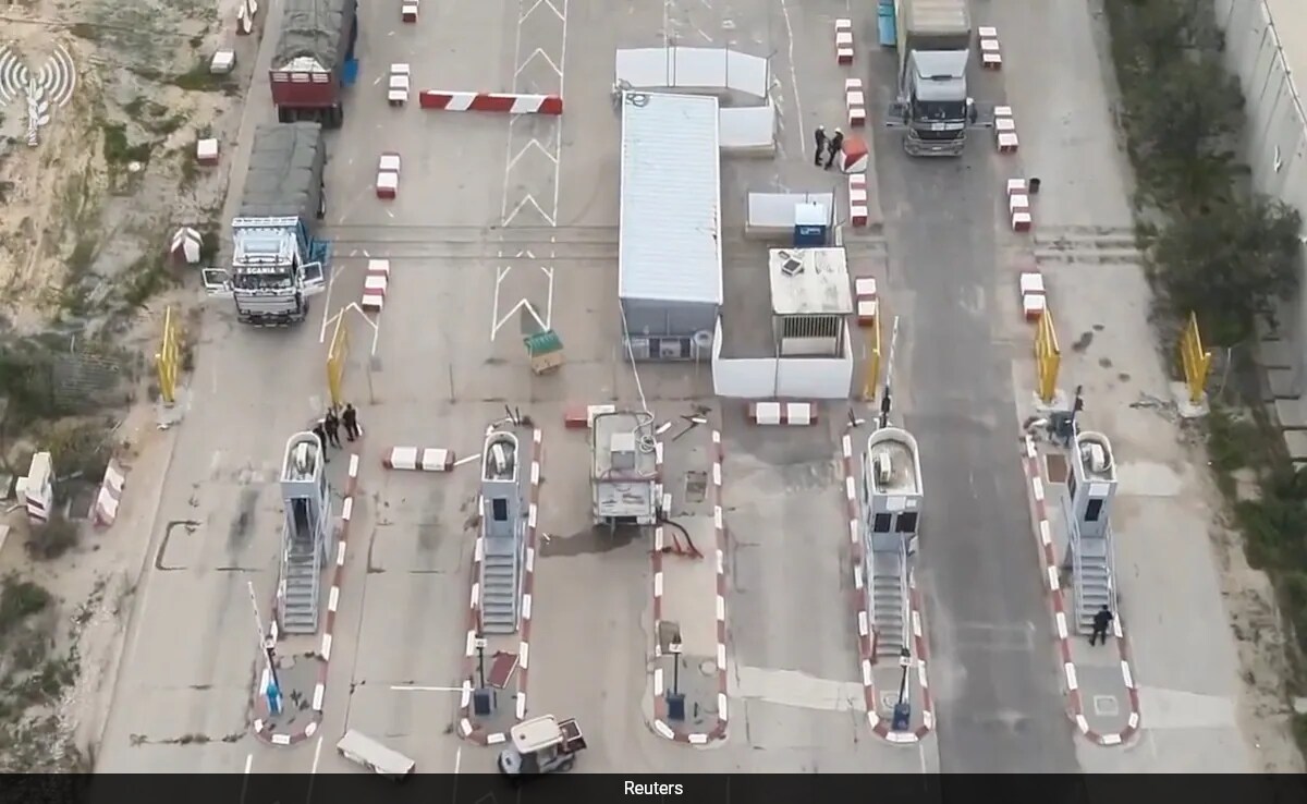 Israel Allows "Temporary" Aid To Gaza Through Kerem Shalom Border Crossing