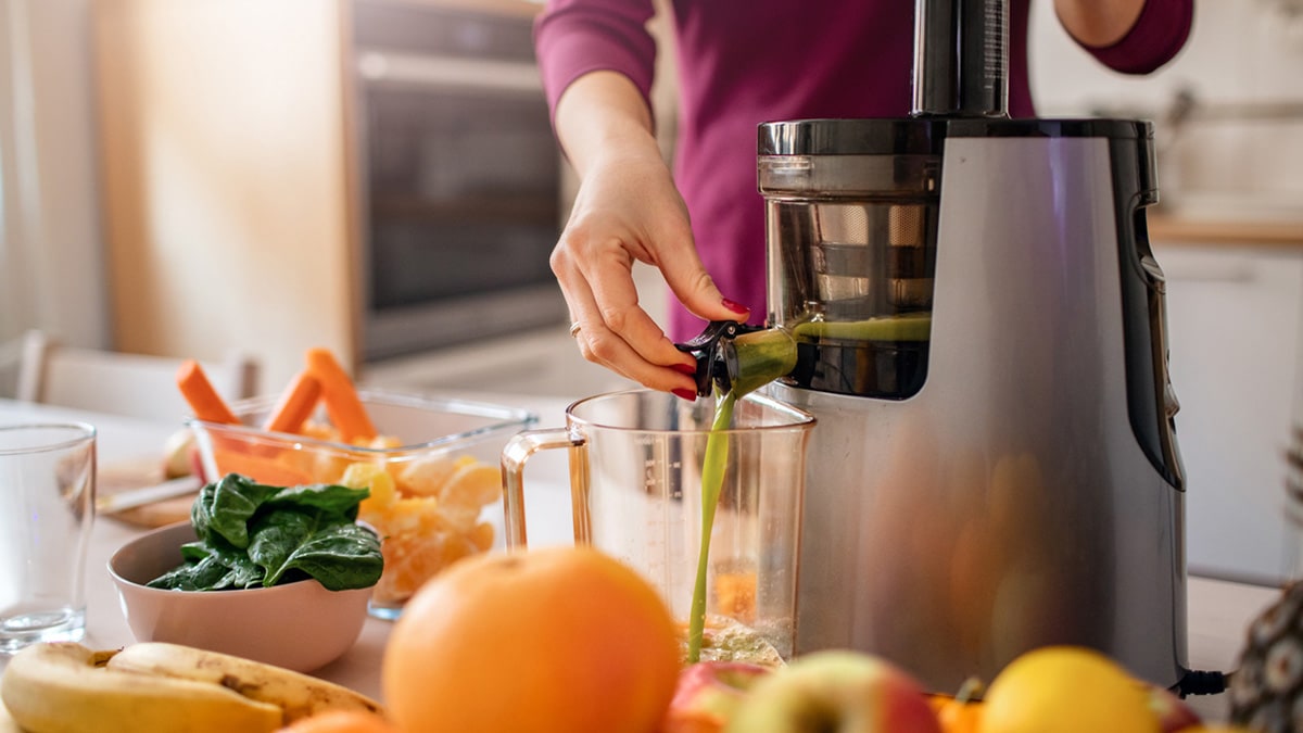 Ultimate Guide To Juicers: 5 Factors To Consider Before Making Your ...