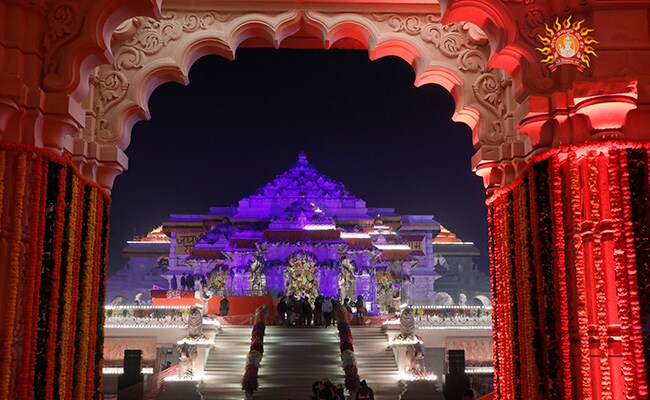 More Than 100 Marble Statues Have Been Made At The Entrance Of Ram ...