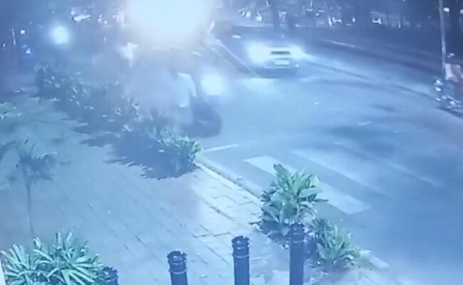 On Camera, Man Dragged On Bonnet By Cab Driver On Busy Bengaluru Road