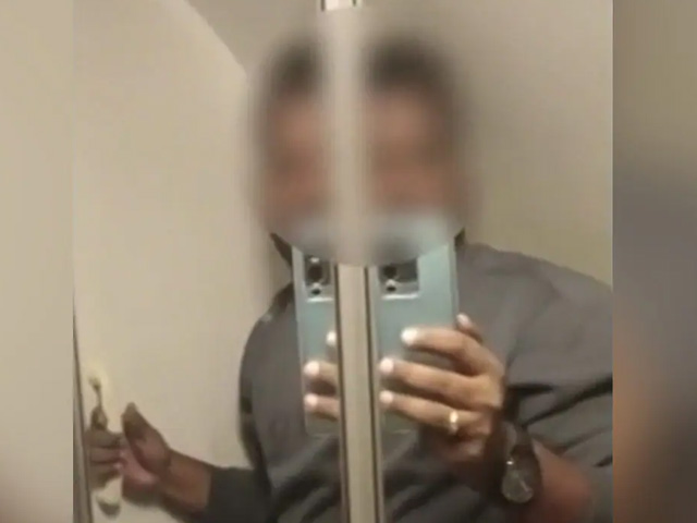 Video Captures SpiceJet Flier's Ordeal While Being Trapped In Plane Toilet