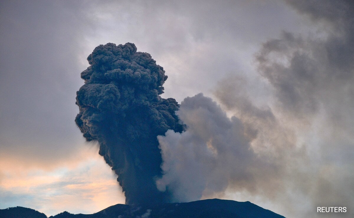 Indonesia Volcano Erupts Again, Ash Rises Over 4,000 Feet
