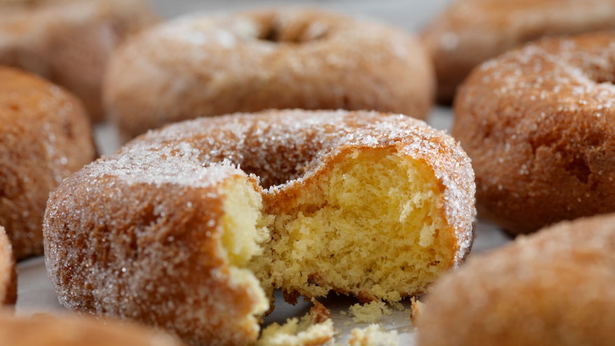 Last-Minute Guests? Try This Quick and Easy Air Fryer Doughnuts Recipe ... Last-Minute Guests? Try This Quick and Easy Air Fryer Doughnuts Recipe ...