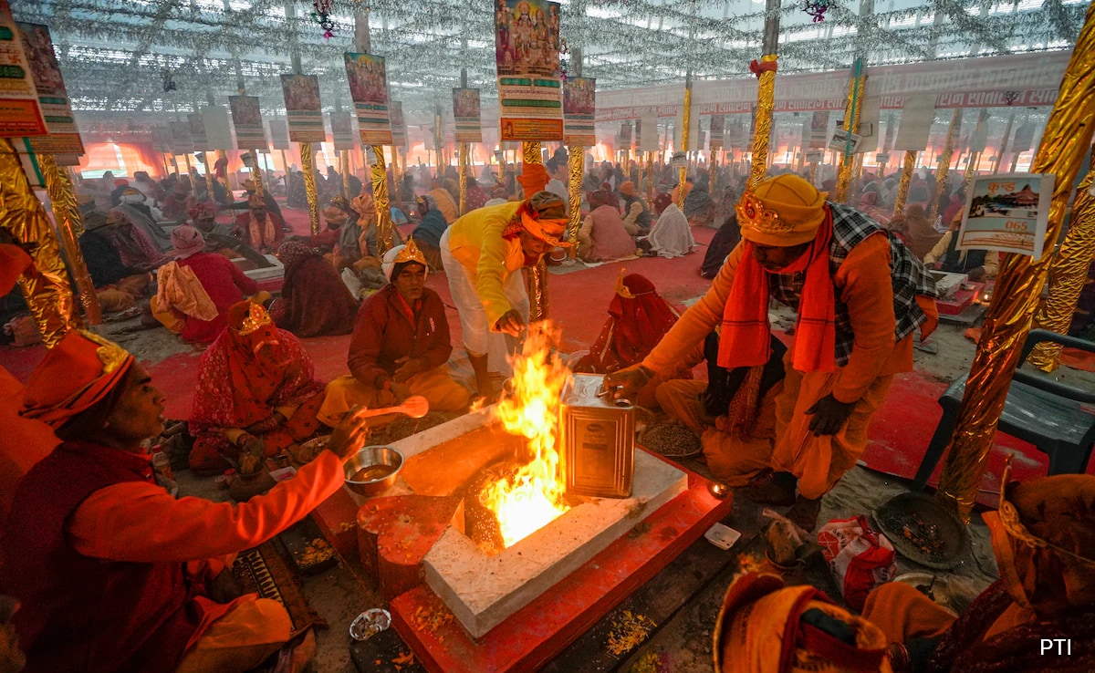 Day 4 Of Pran Pratishtha Rituals: Holy Fire Lit For Havan At Ayodhya ...
