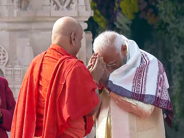 Swami Govind Dev Giri Praises PM Modi: "We Asked For 3 Days But He Did ...