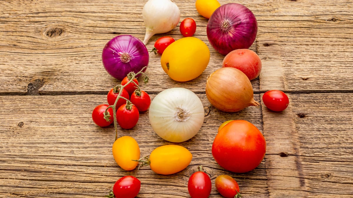 White Onion, Red Onion, And Other Types Of Onions And Their Uses - All ...