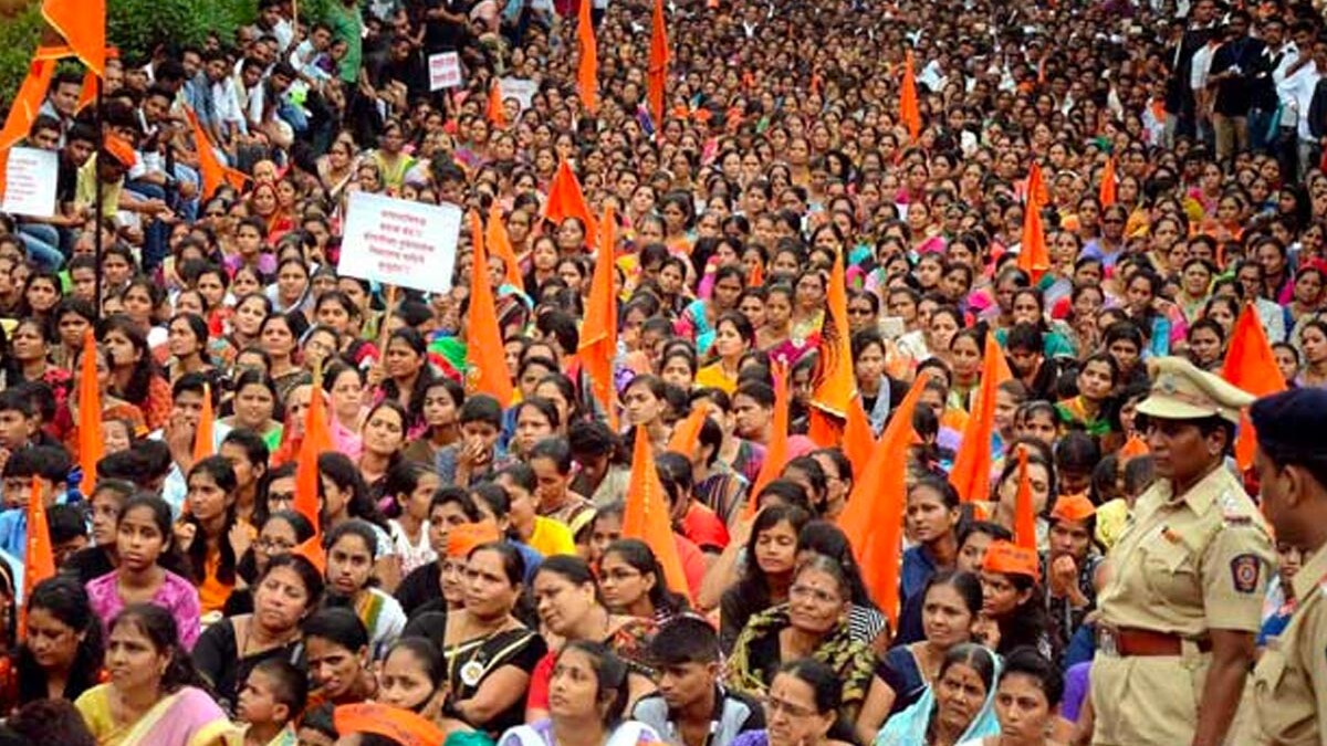 Maratha Reservation Movement : हजारों समर्थकों के साथ मनोज जरांगे मुंबई ...